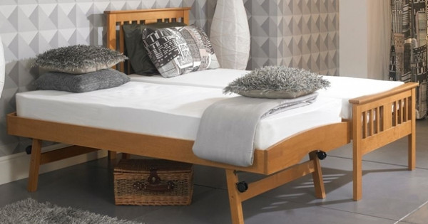 3ft Single Oak Finished Solid Hardwood Guest Bed with Tr ...